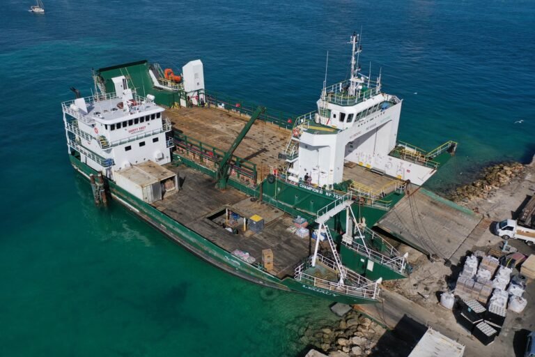 Mailboat runs aground off Spanish Wells – Eye Witness News